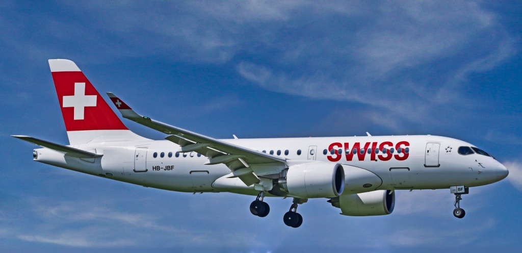 Airbus A-220 airliners, spotting tips, features, and photographs